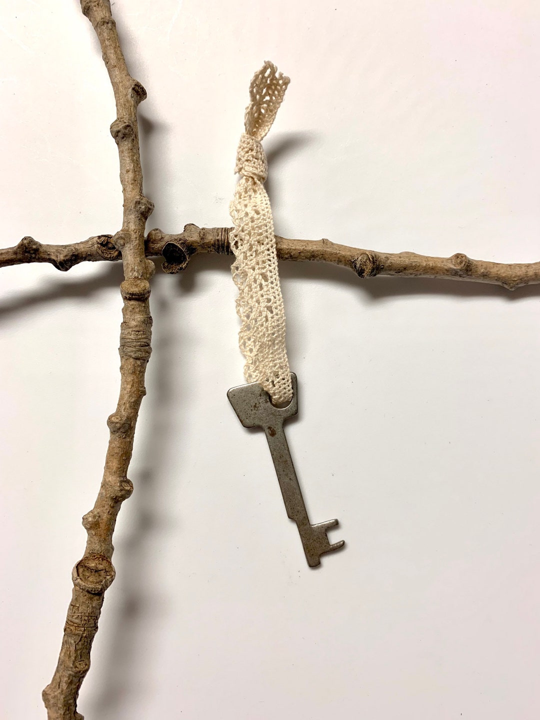 Vintage Skeleton Key, Tree Decor, Vintage Curiosities, Altar Decoration ...