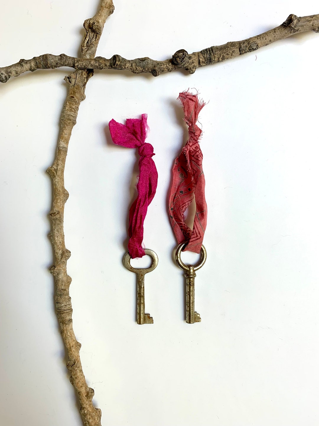 Vintage Skeleton Key Ornament Set: Pink Sari Silk Hangers, Altar Decor ...