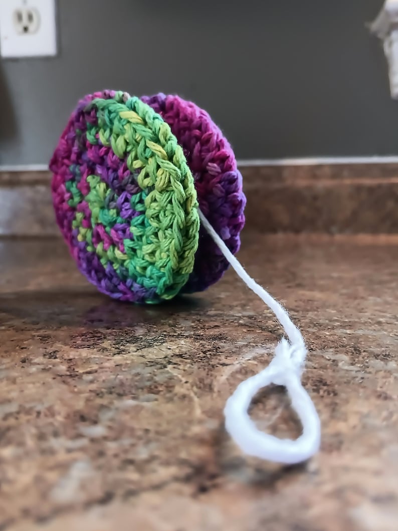 Cro-yo Pattern | Yo-yo Toy Crochet Pattern - Etsy
