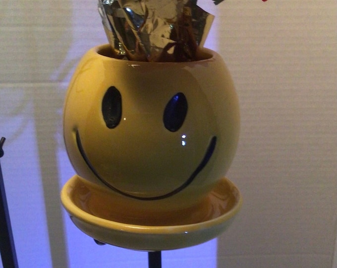 Smiley Face Flower Pot Mccoy - Etsy