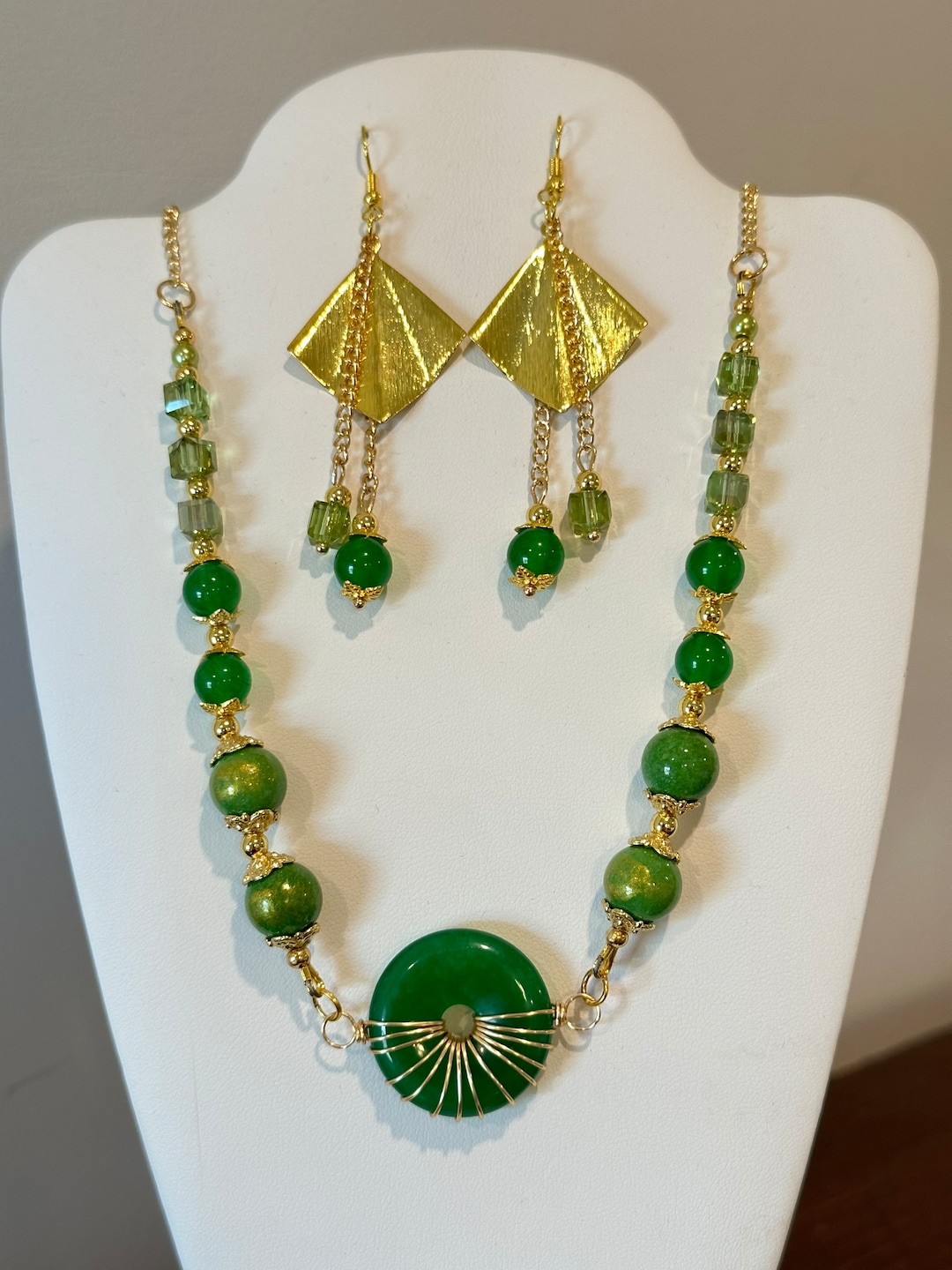 Beautiful Green and Gold Necklace and Earrings Set - Etsy