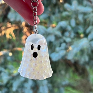 Resin Ghost Keychainhalloween Keychainspooky Keychainghost - Etsy