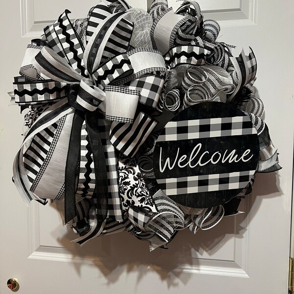 Farmhouse Mesh Wreath - Etsy