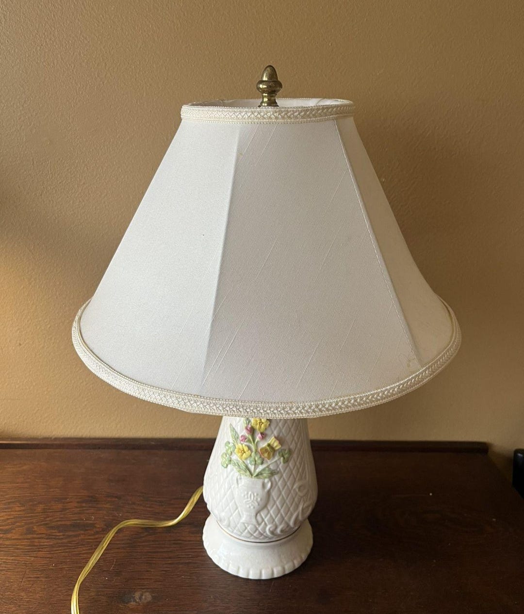 Belleek Irish Porcelain Lamp Shade Butterfly Woodland Bouquet Signed M ...