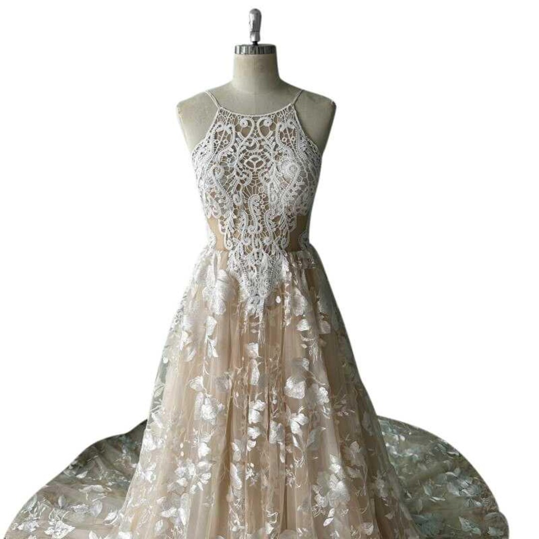 QUEEN ARI | Boho Lace Halter Wedding Dress With Floral Embroidery ...