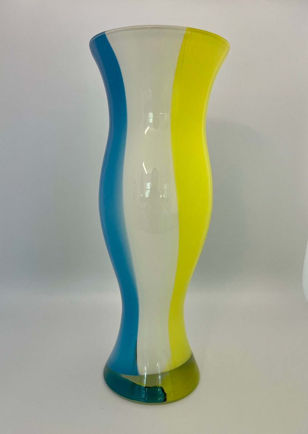 Vintage Makora Hand Blown Glass Vase - Etsy