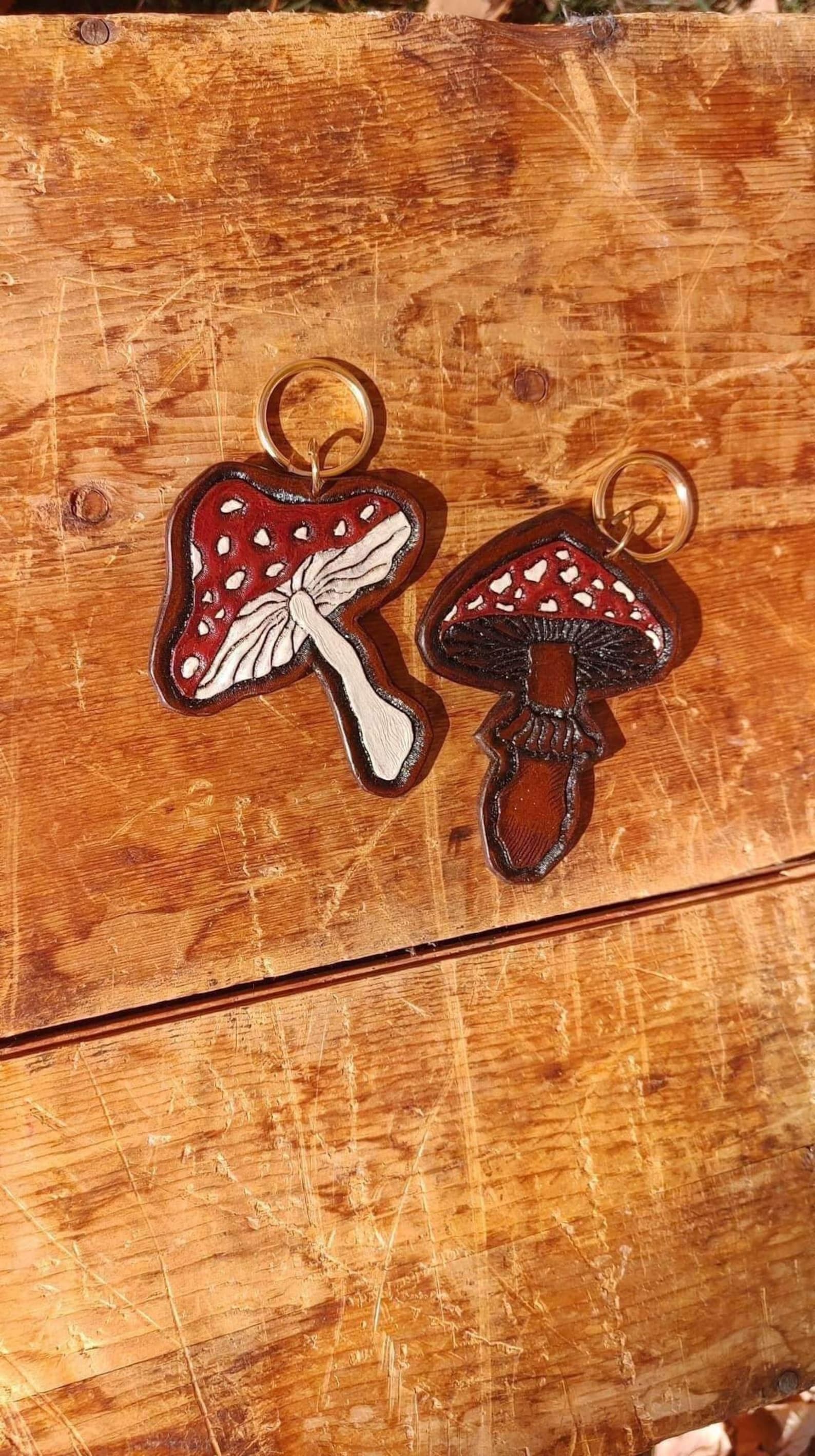 Handmade Leather Keychain / Mushroom Key Chain /hand Painted Leather - Etsy