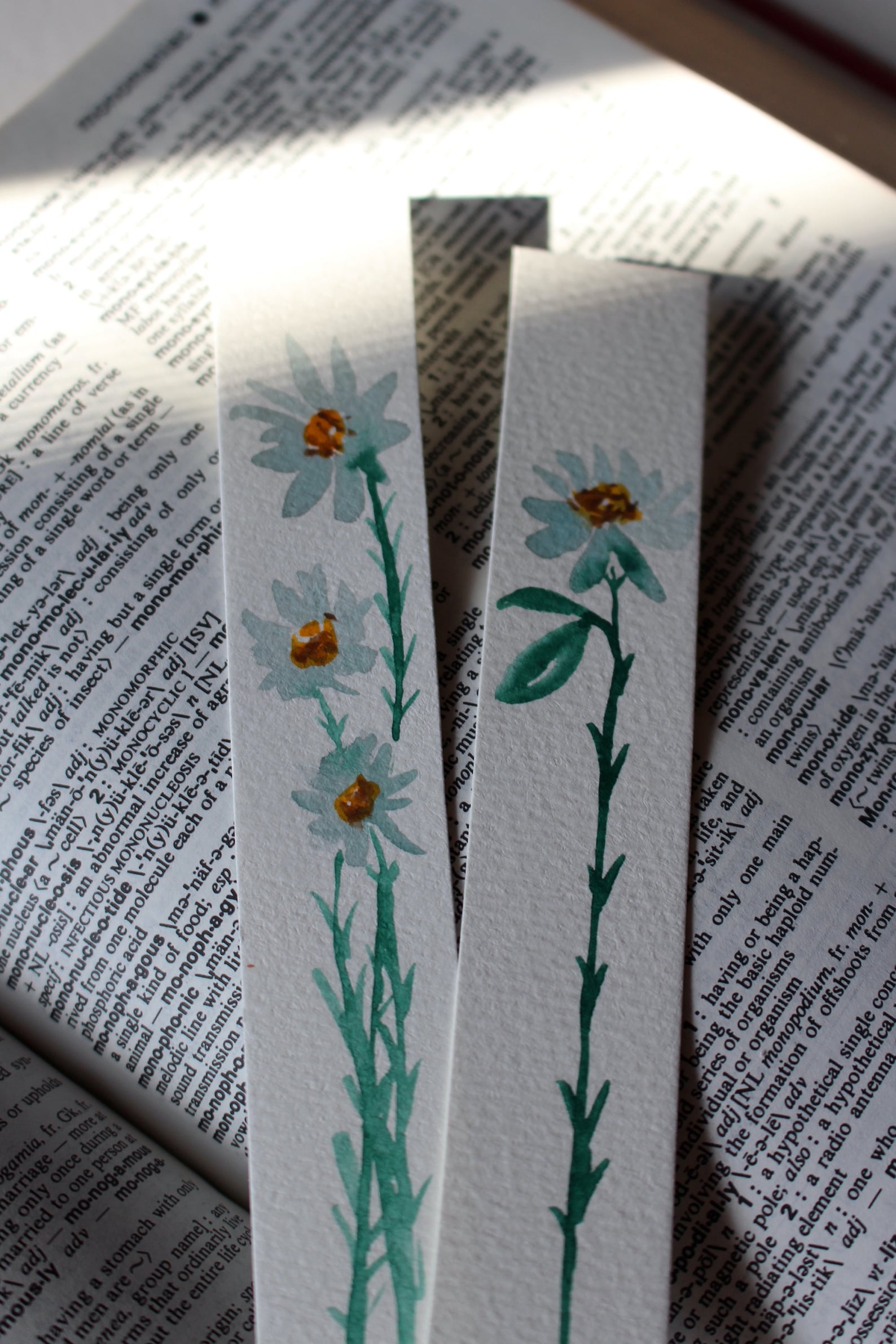 Dainty Watercolour Daisy Bookmarks, Hand Painted White Floral Bookmark ...