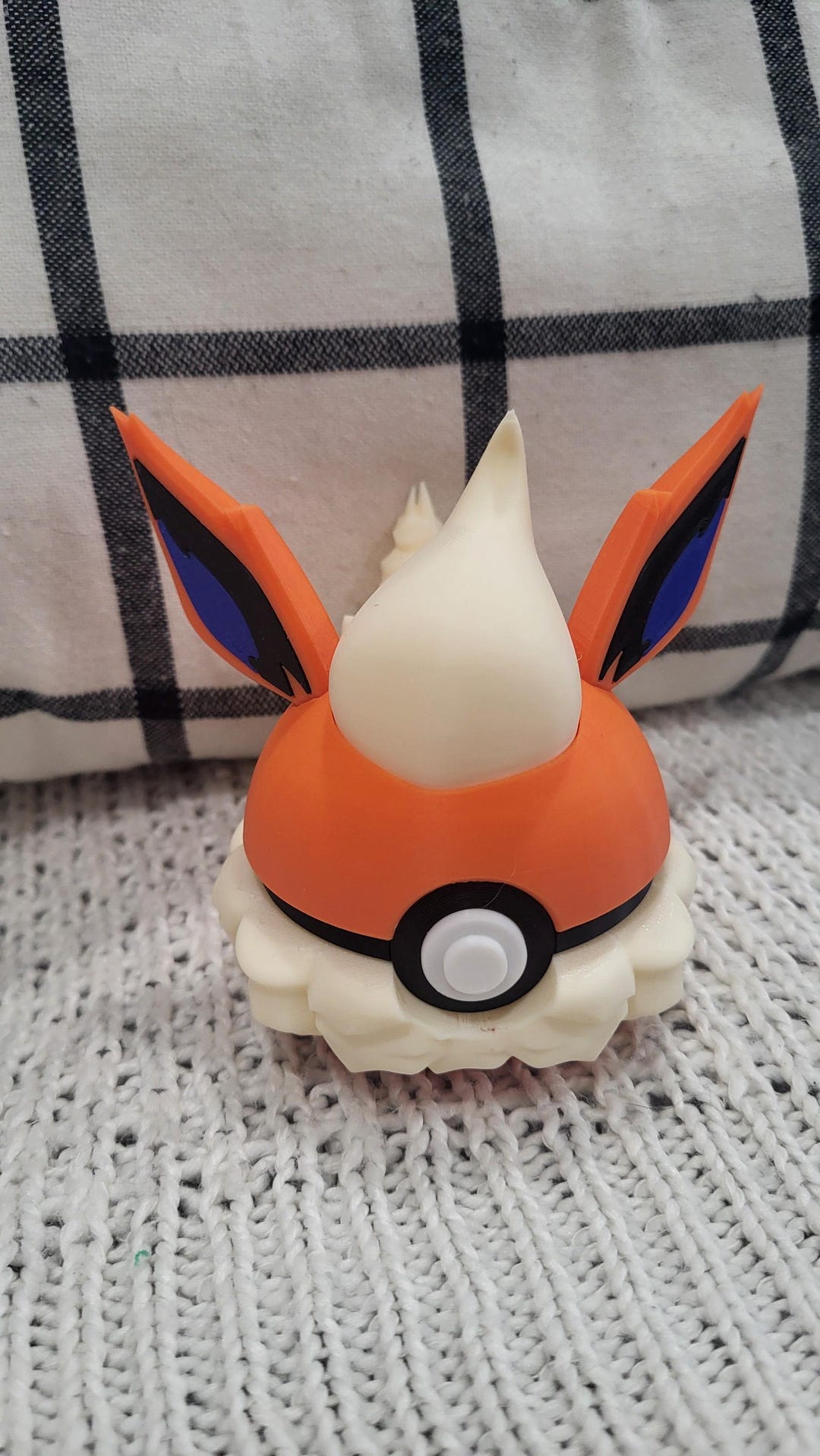 Flareon 3D Printed Pokémon Ball - Etsy
