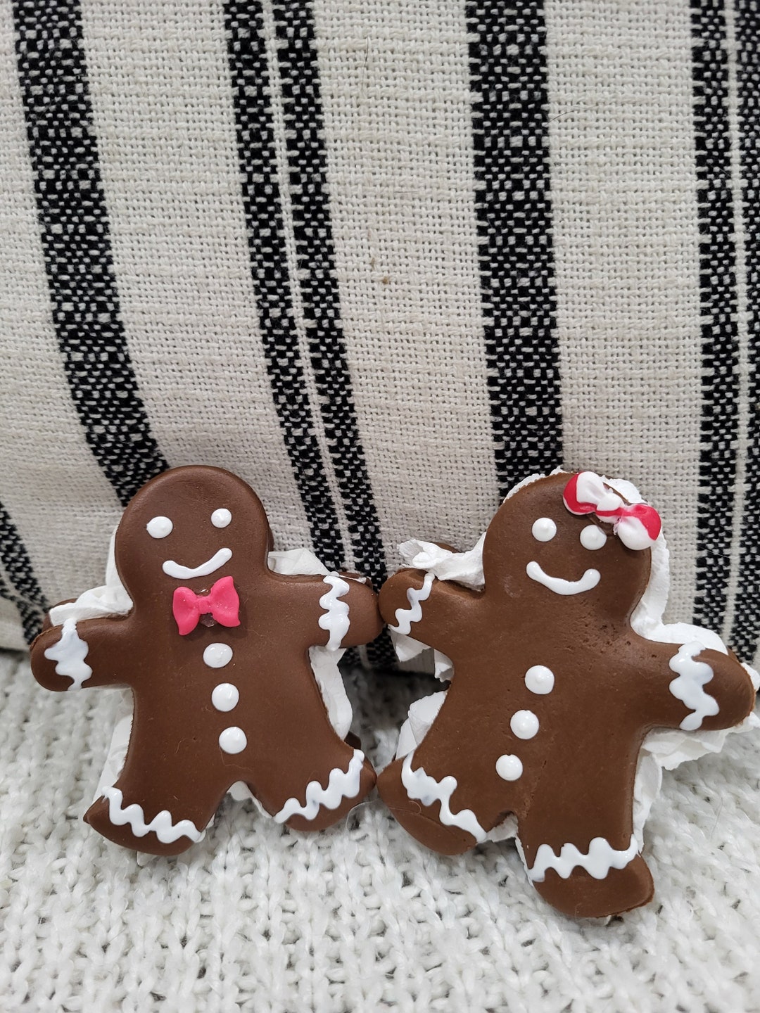 Pip Posh Design Faux Sweet Décor Whipped Gingerbread Cookie Couple ...
