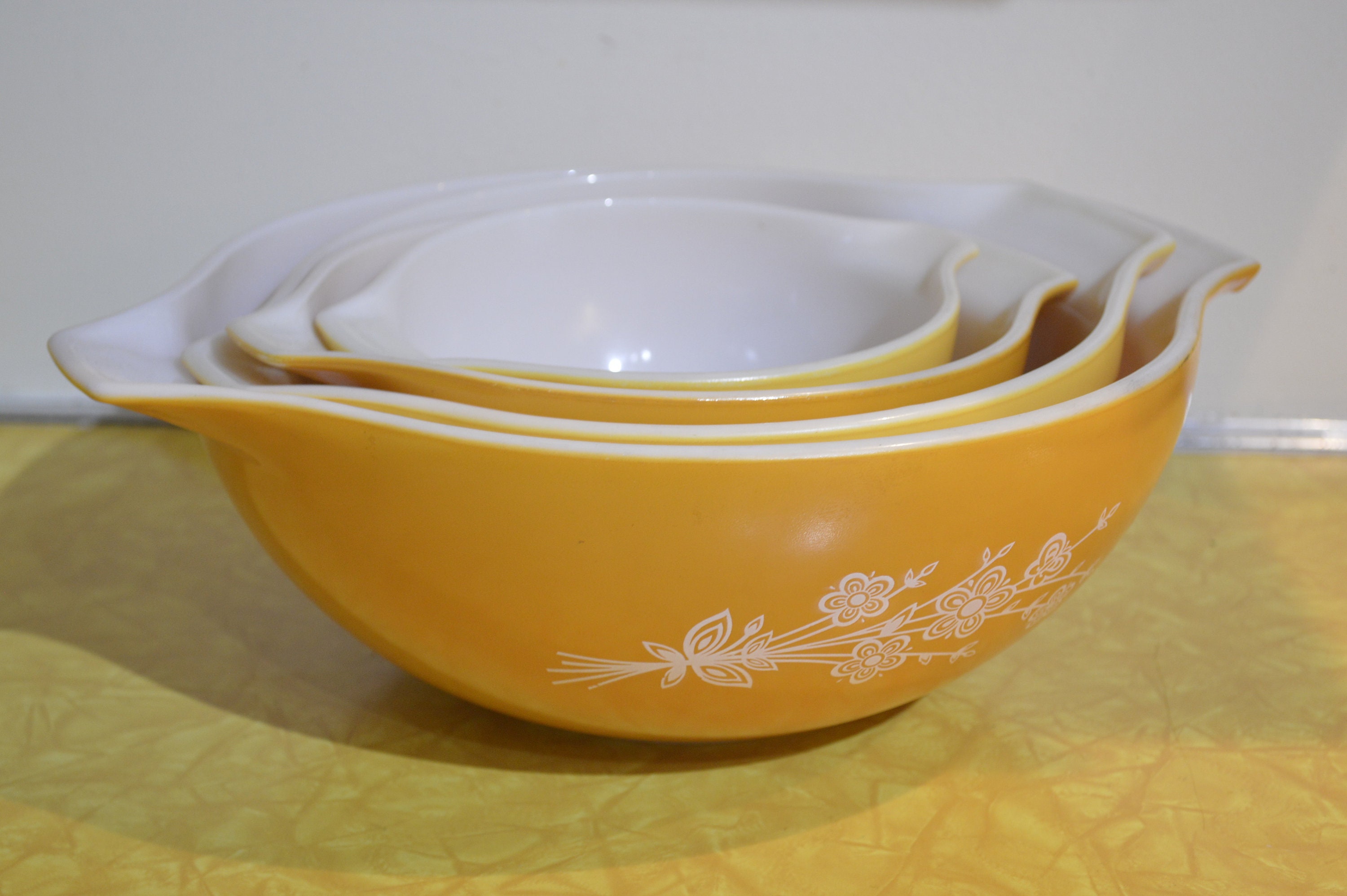 Pyrex Butterfly Gold Redesign Cinderella Bowls Set of 4 Mixing Bowls ...