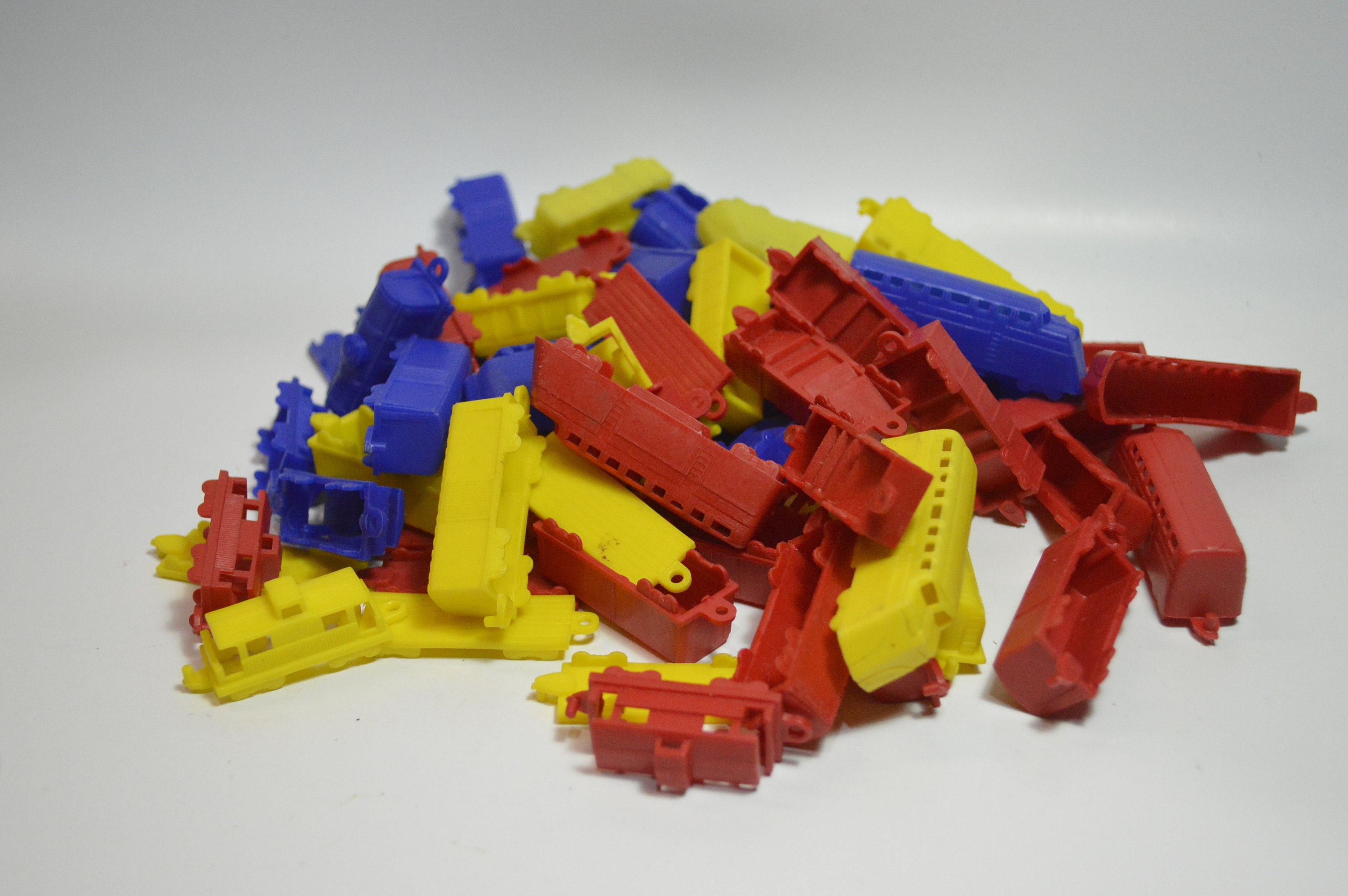 Reliable Toys Canada Plastic Small Toy Train 68 Pieces 1950s Vintage ...