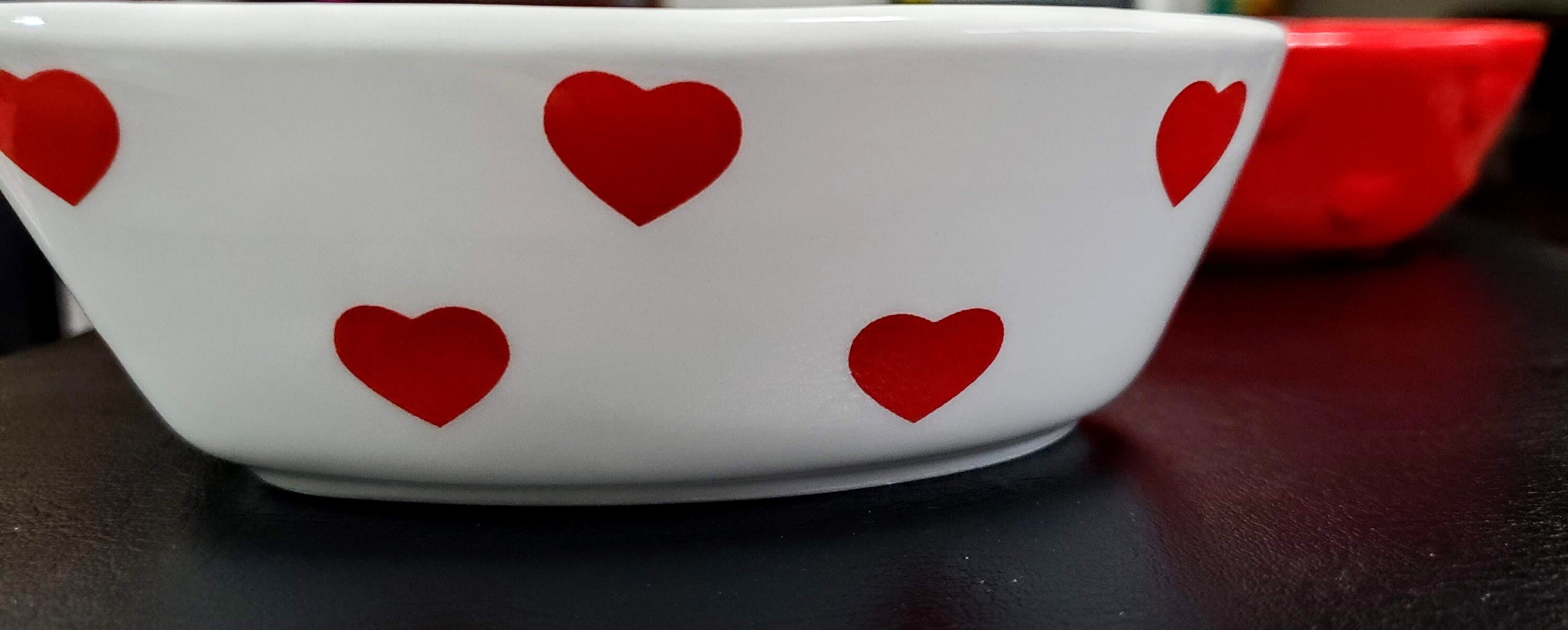 Red and White Heart Shaped Dish With Resin - Etsy Hong Kong