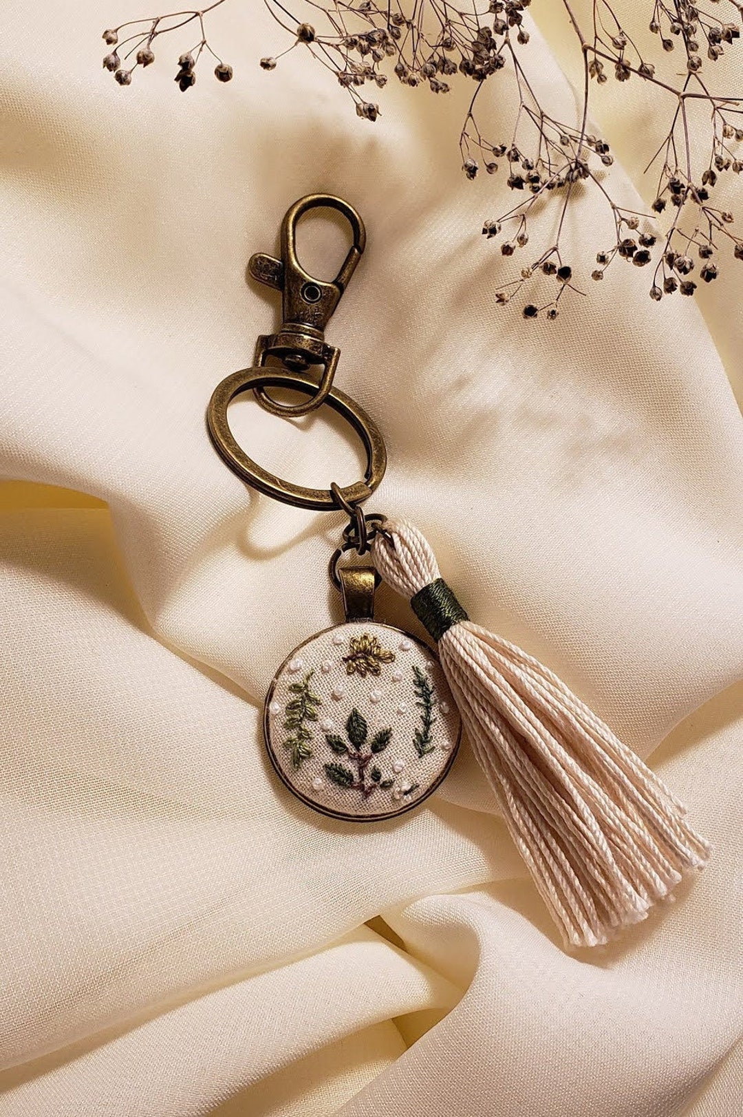 Botanical Green | Embroidery Keychain - Etsy
