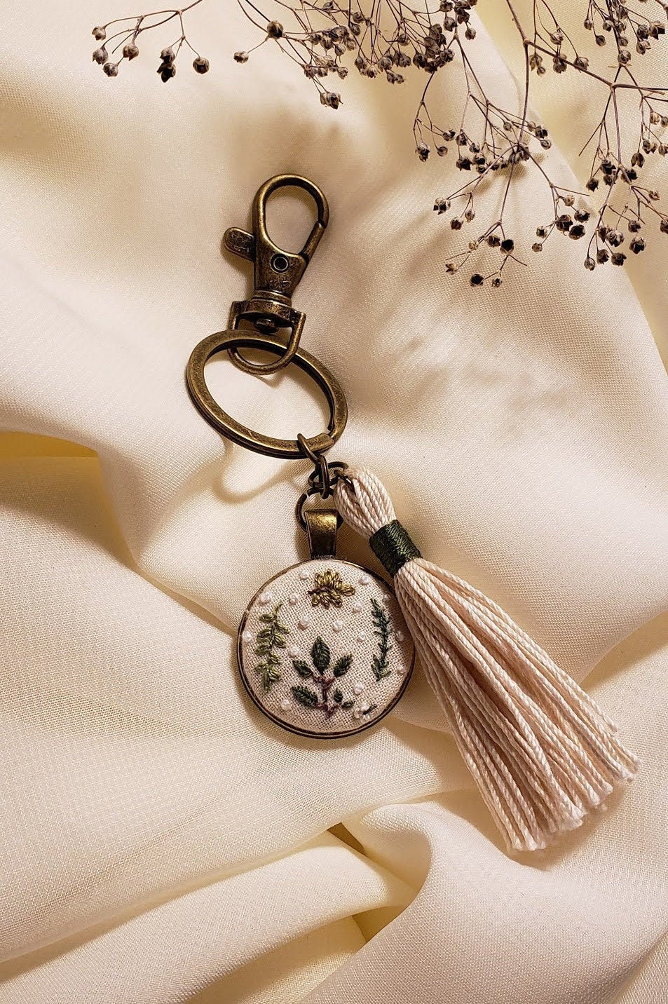 Botanical Green | Embroidery Keychain - Etsy