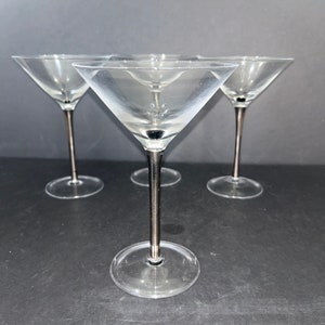 Set of 4 Elegant Martini/cosmo Glassware With Silver Color Stem Holds ...