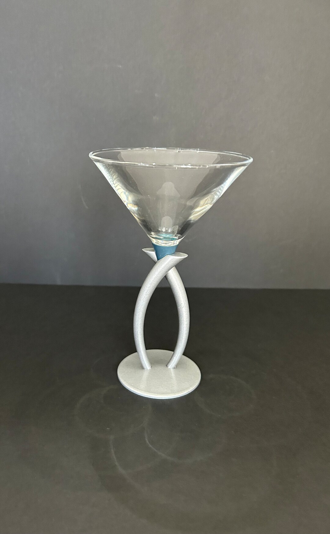Bombay Sapphire Gin Cocktail Martini Glass Twisted Aluminum Stem ...