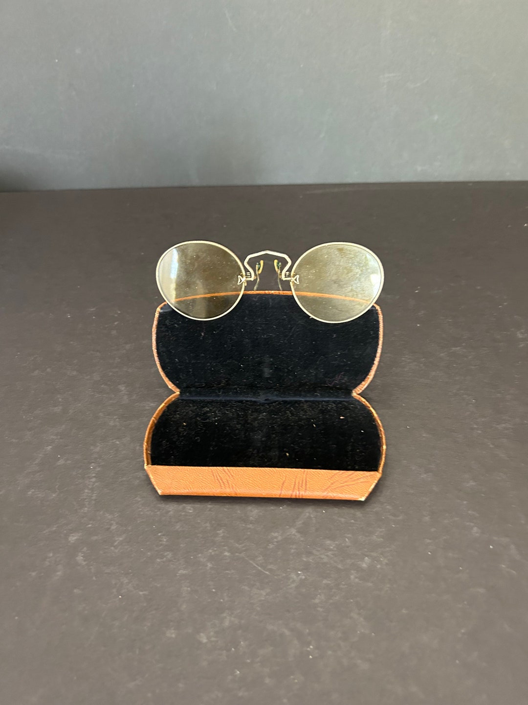 Yellow Tinted Pince-nez Gold Framed Spectacles Retro Movie Prop Costume ...