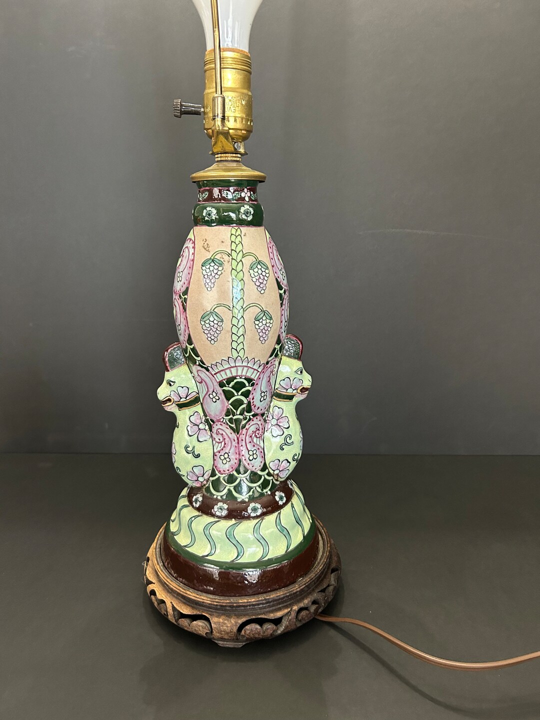 Gorgeous Asian Lamp With 3-D Dragons Multicolored on Wooden Stand No ...