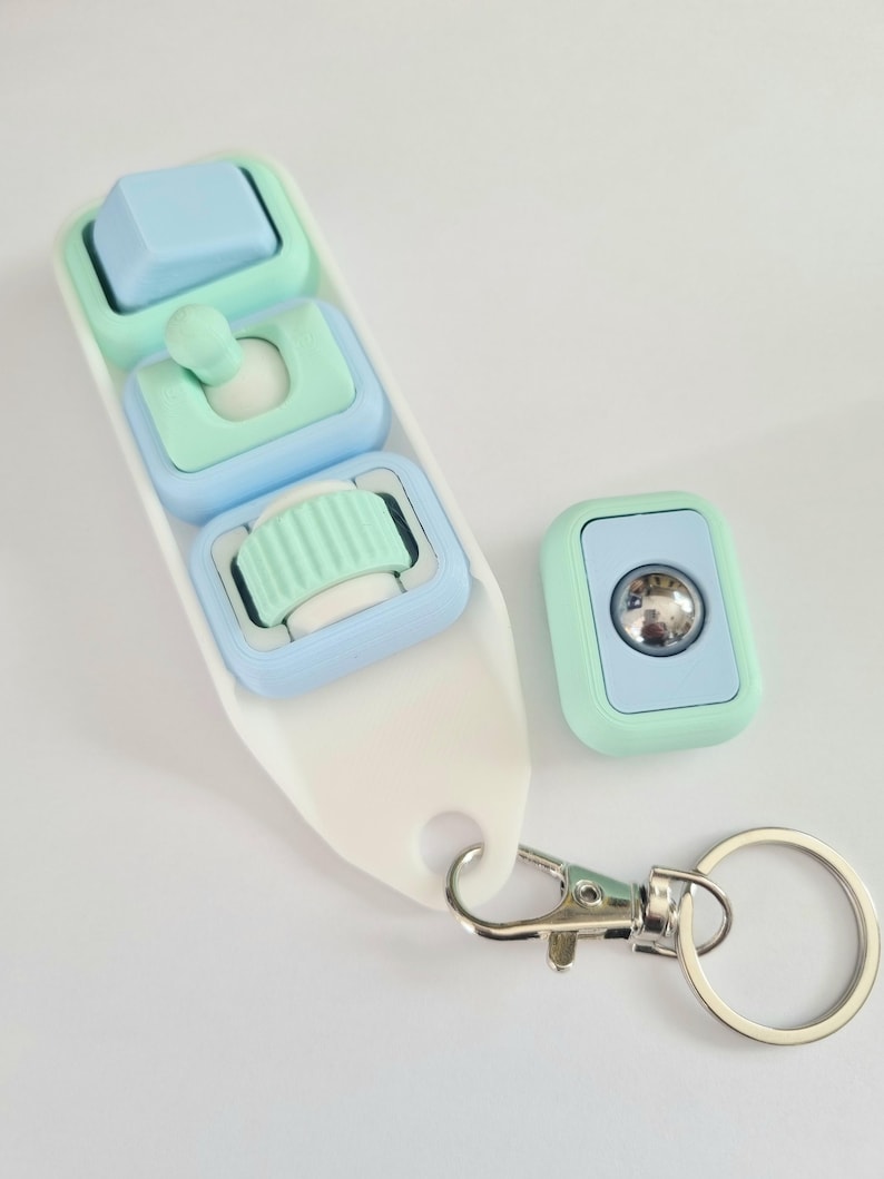 Keychain Fidget & ID Card Holder - Etsy