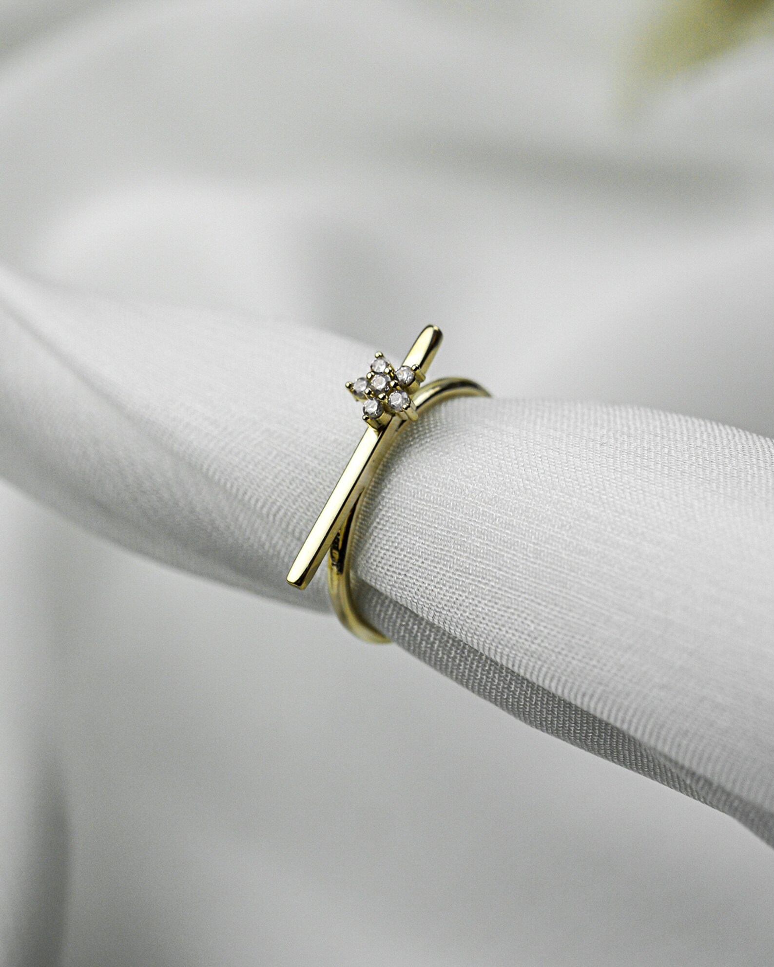14K Solid Gold Vertical Line Ring With Zircon Flower Delicate - Etsy