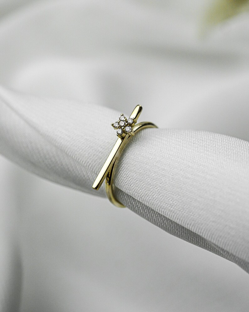 14K Solid Gold Vertical Line Ring With Zircon Flower Delicate - Etsy