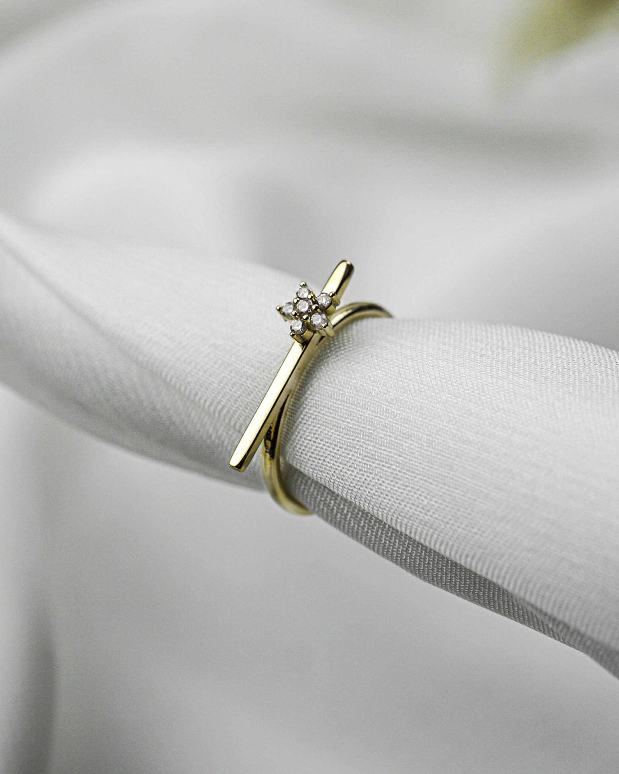 14K Solid Gold Vertical Line Ring With Zircon Flower Delicate - Etsy