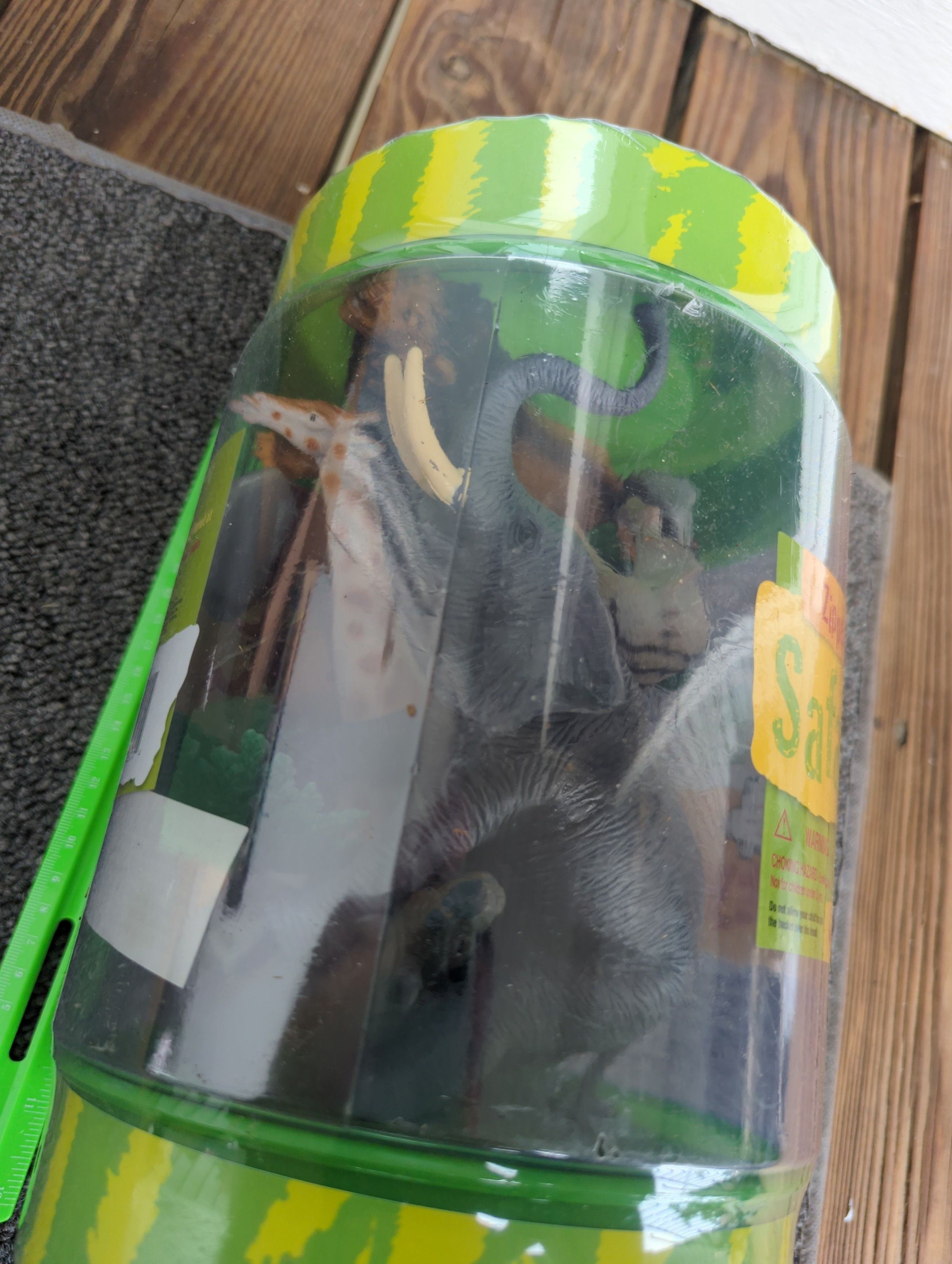 LARGE Zoo/ Safari Animals in the Storage Bucket. Animal Planet High ...