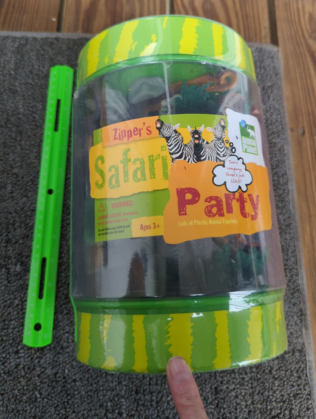 LARGE Zoo/ Safari Animals in the Storage Bucket. Animal Planet High ...