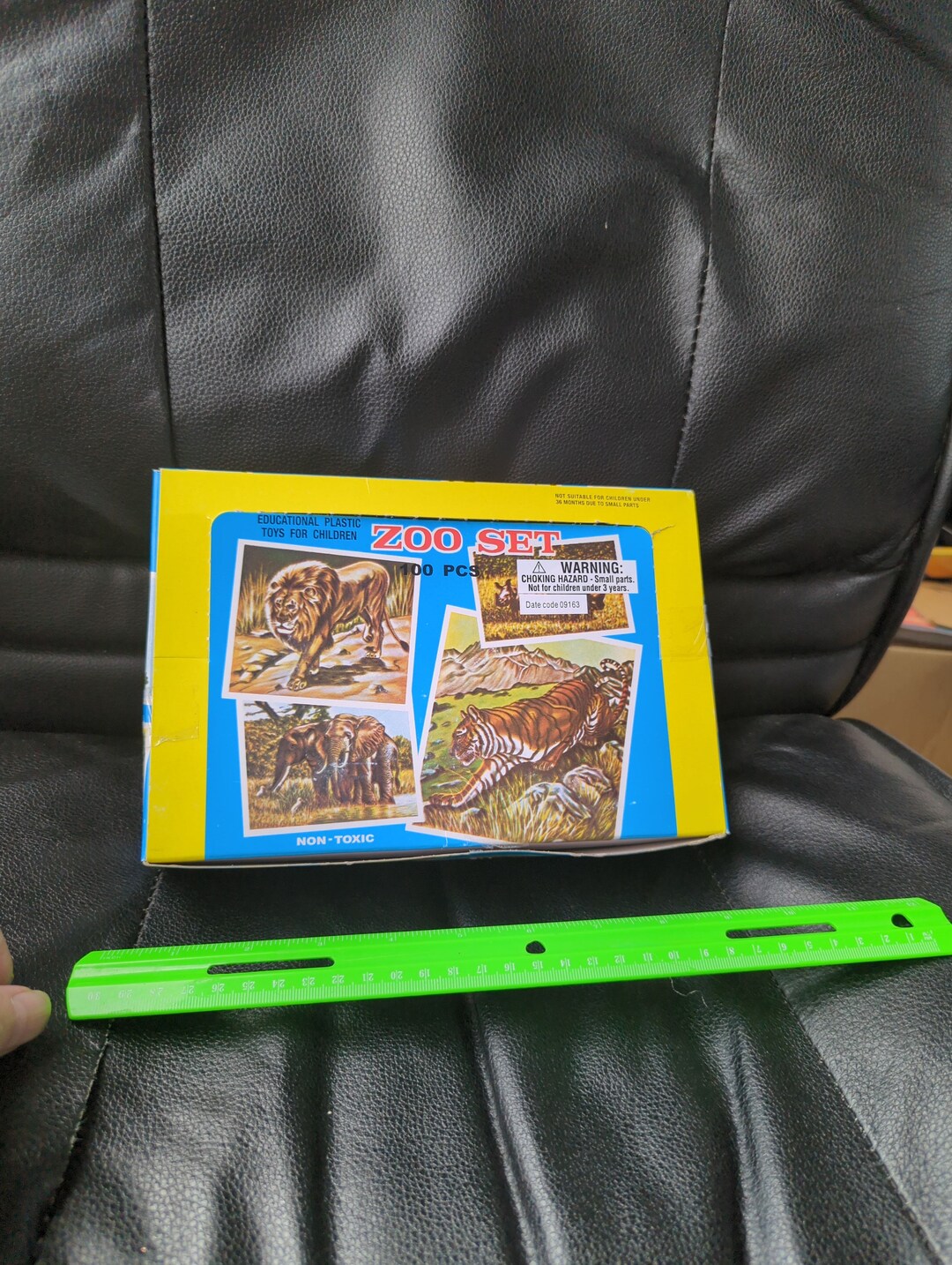 The Zoo/ Safari Animals Box . Mini Animal 100 Piece Box. Huge Variety ...