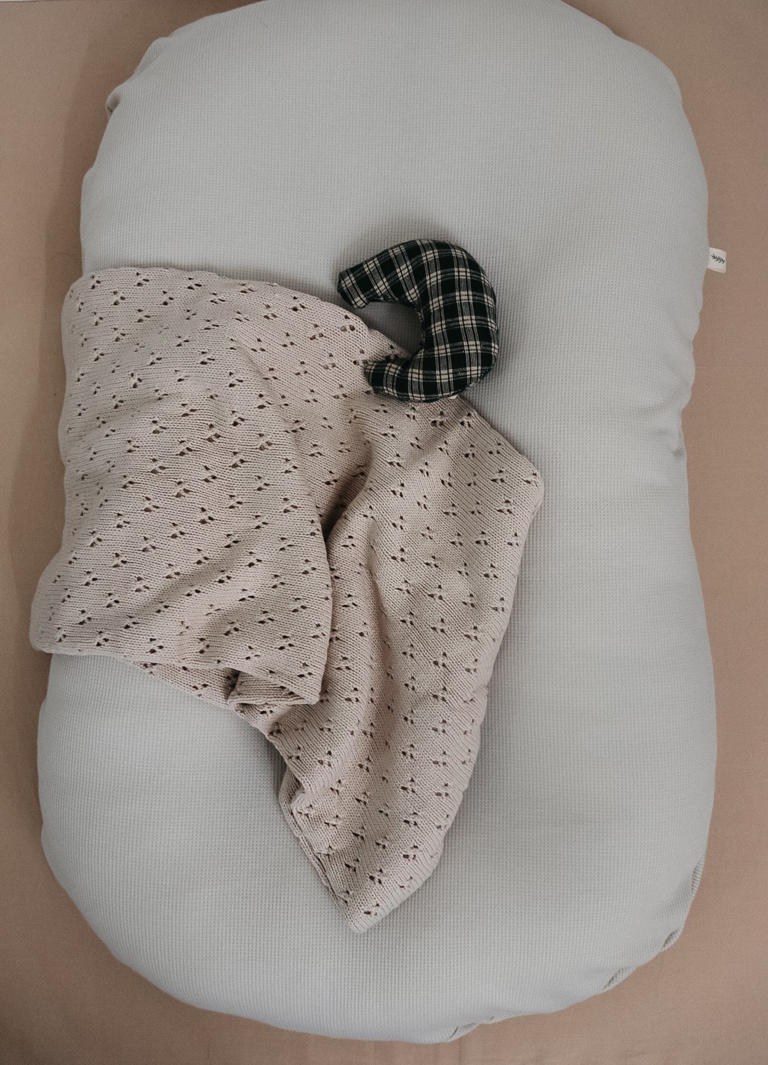 Waffle Beige Snuggle Me Organic Cover - Slip on Cover Baby Lounger ...