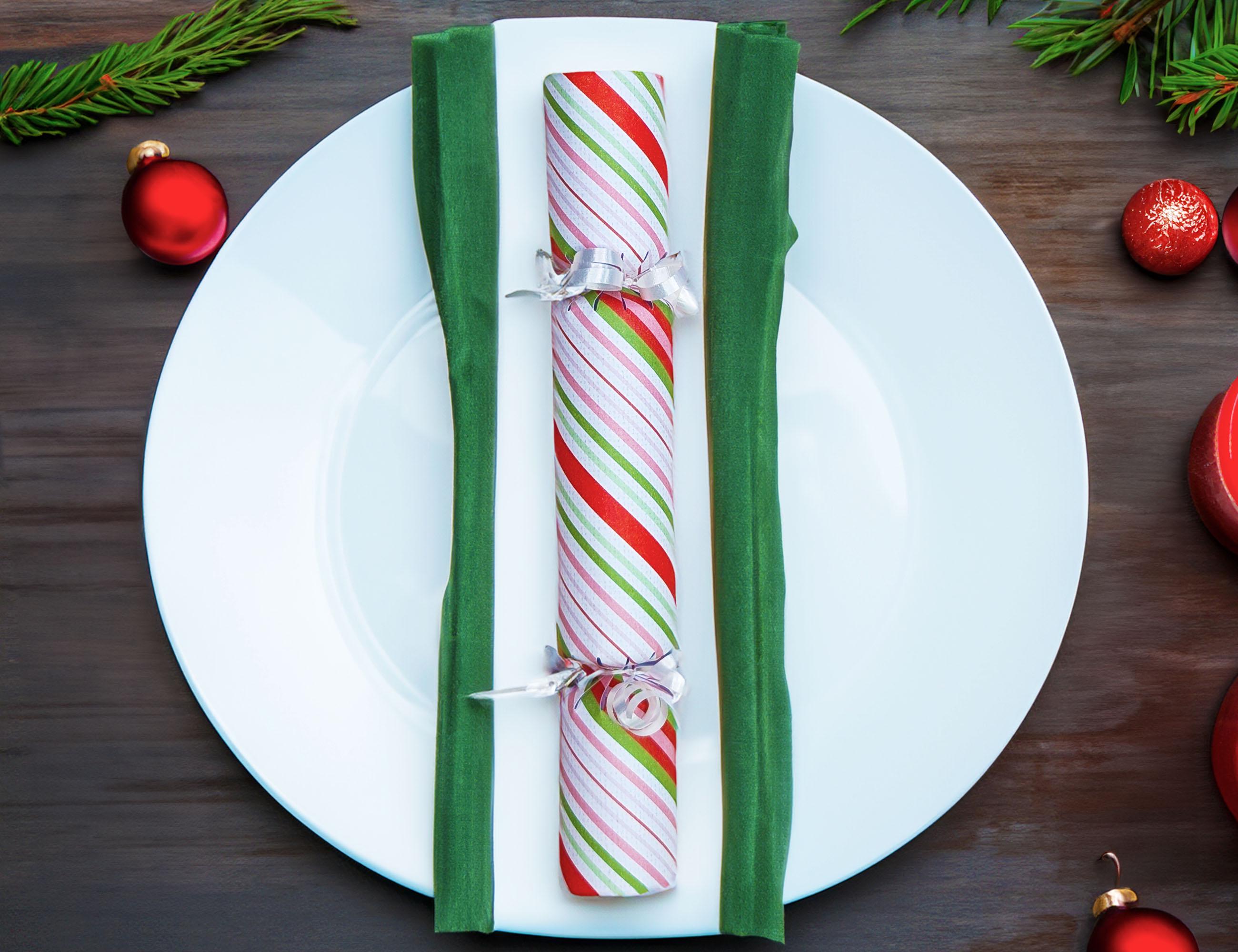 6 Traditional Christmas Crackers W/ Snaps. Fill Your Own DIY British ...