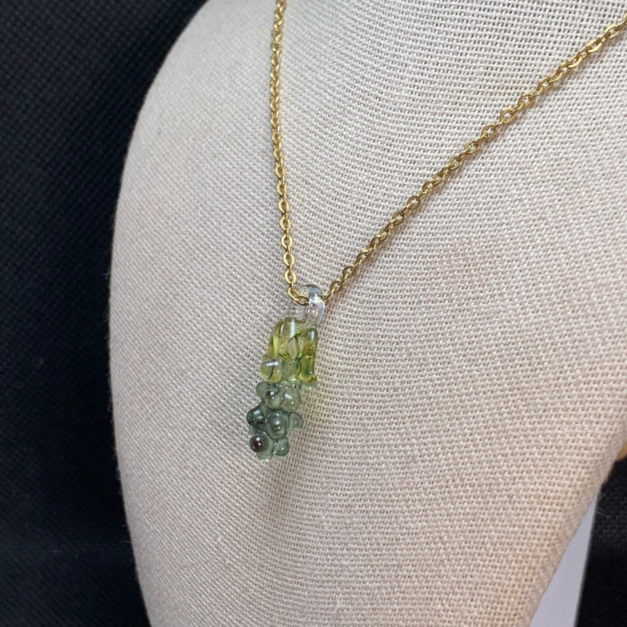 Sarah Day Gold Tone Glass Grape Leaf Grapes Pendant Necklace Size 18 ...