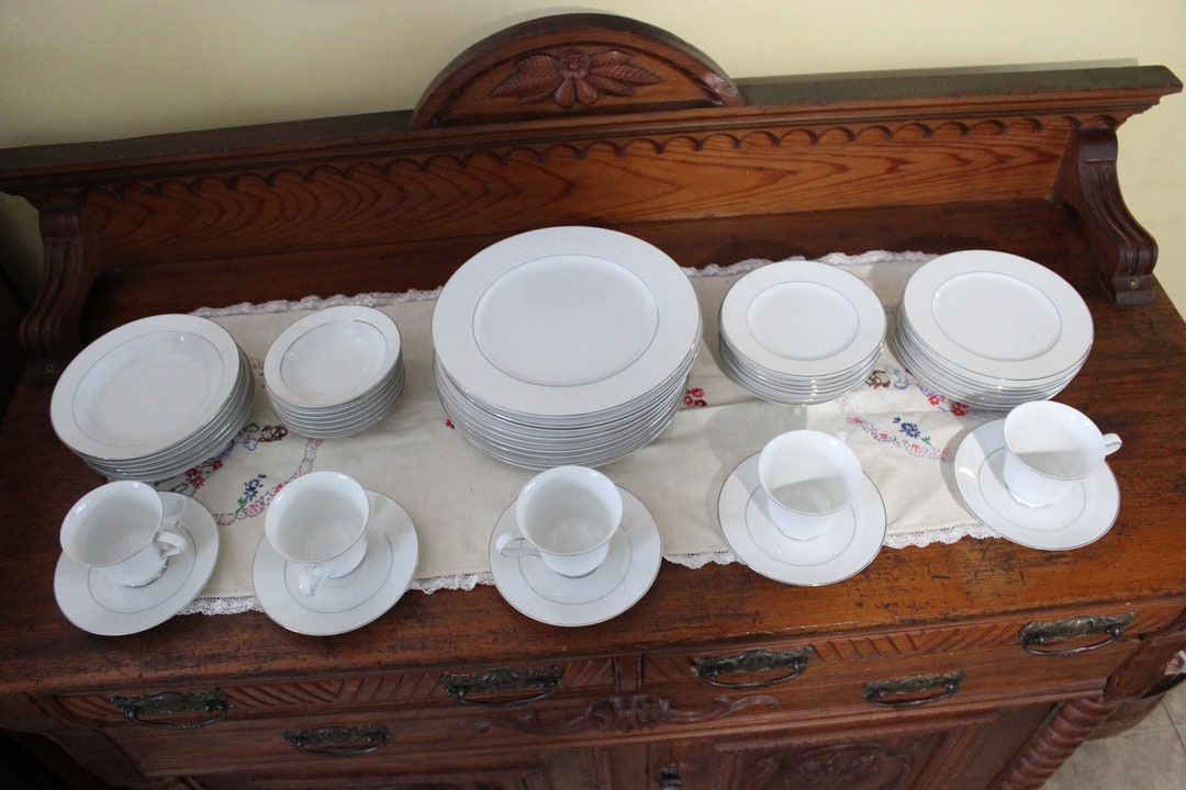 Crown and Empire Princess Dishes - Etsy