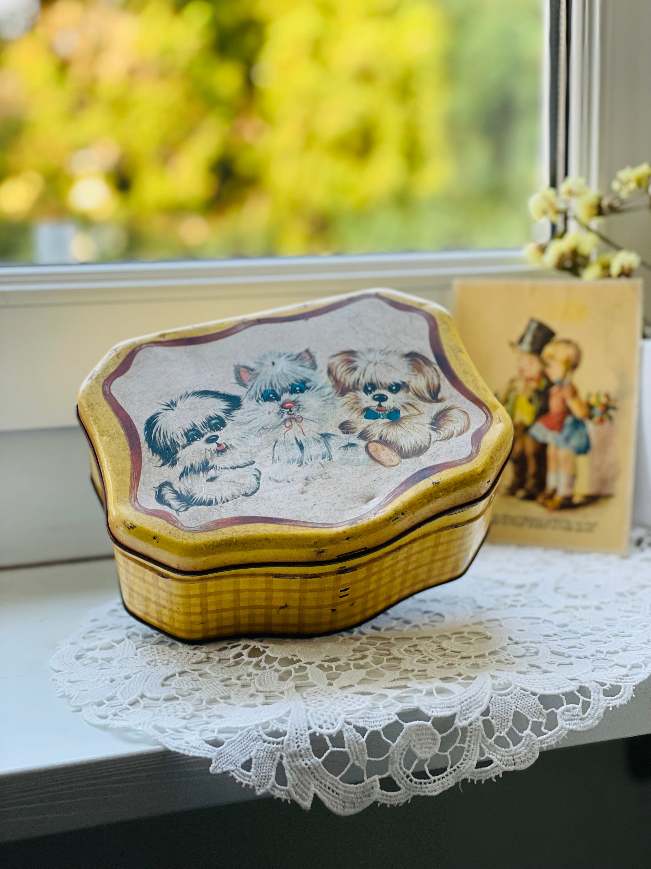 Vintage 1960s Italian Puppy & Kitty Tin Box: Retro Kitsch Decor - Etsy