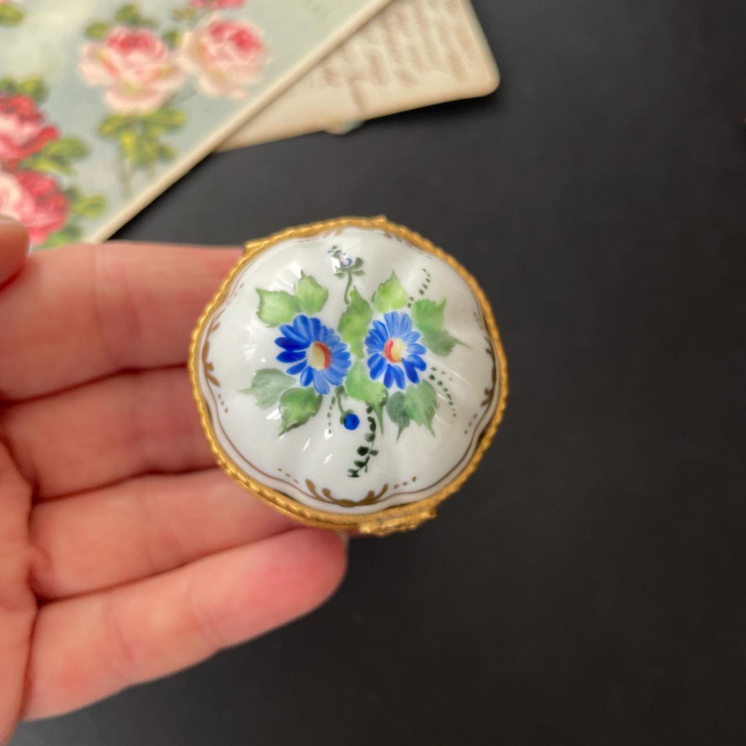 Vintage Italian Hand Painted Porcelain Pill Box , Floral Design ...