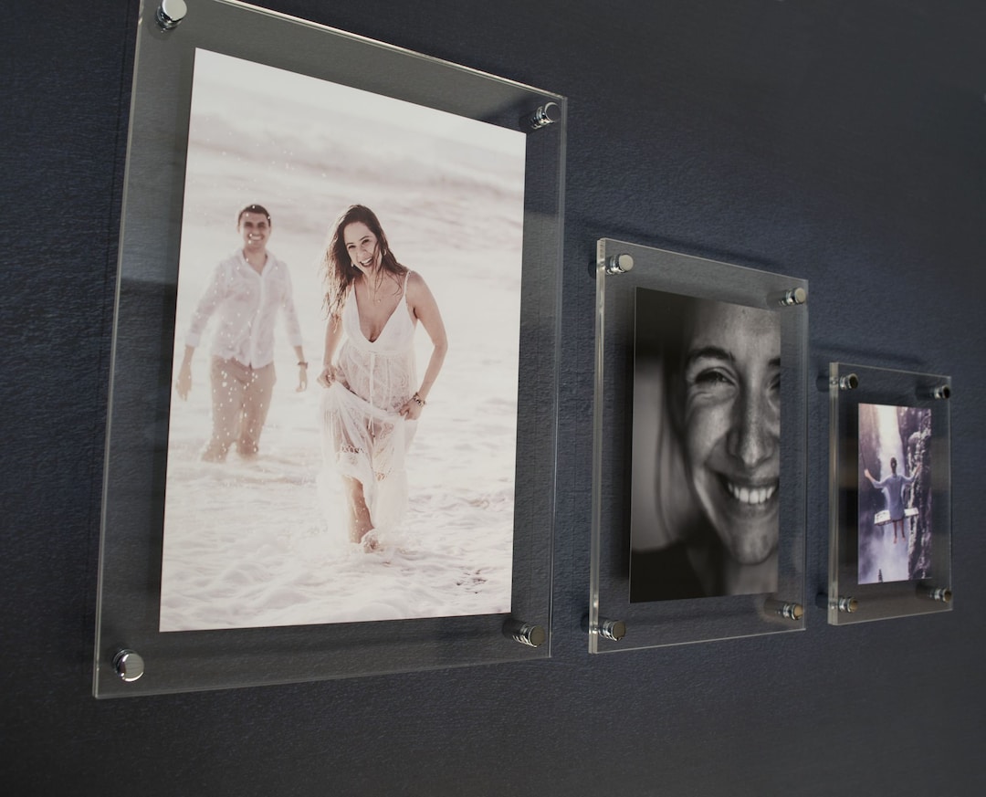 Crystal Clear Acrylic Wall Mounted Floating Photo Frames. Frame Photos ...