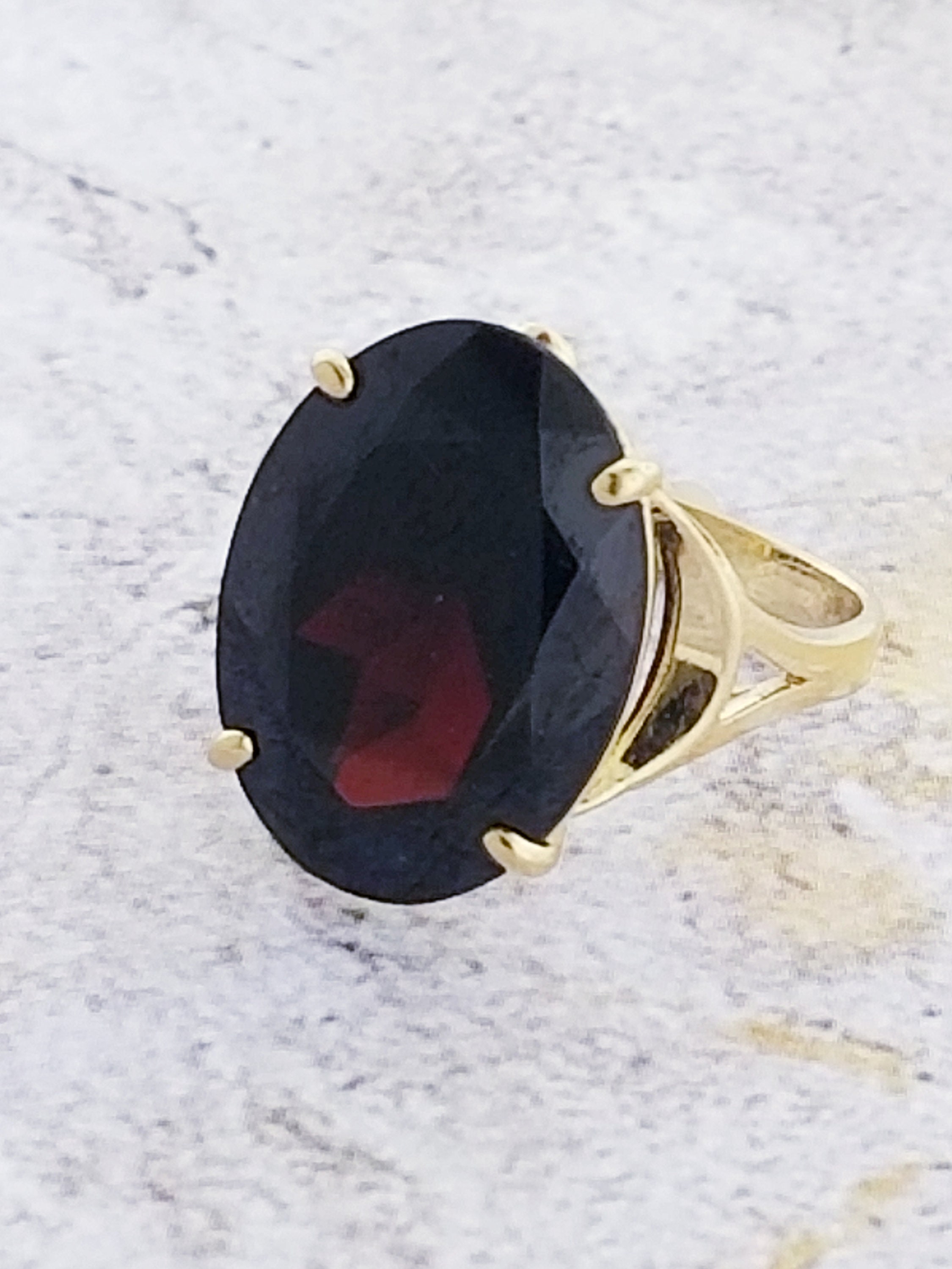 14k Yellow Gold Vintage Large Garnet Ring | Etsy