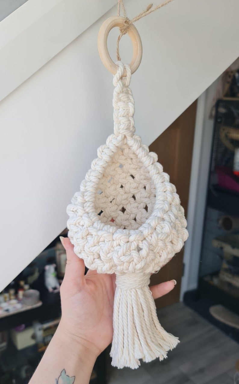 Hanging Mouse Nesting Pod, Macrame Pod - Etsy UK