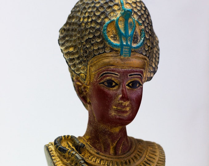 Boy King Tutankhamun Statue. King Tutankhamun Statue, Egyptian ...