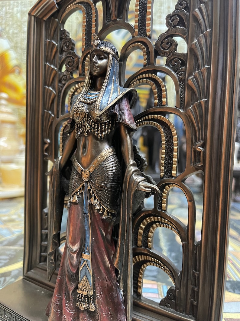 Queen Cleopatra Statue, Cleopatra Altar Statue Figurine for Sale. - Etsy