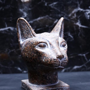The Head of Ancient Egyptian Goddess Bastet, Ancient Egyptian Cat ...