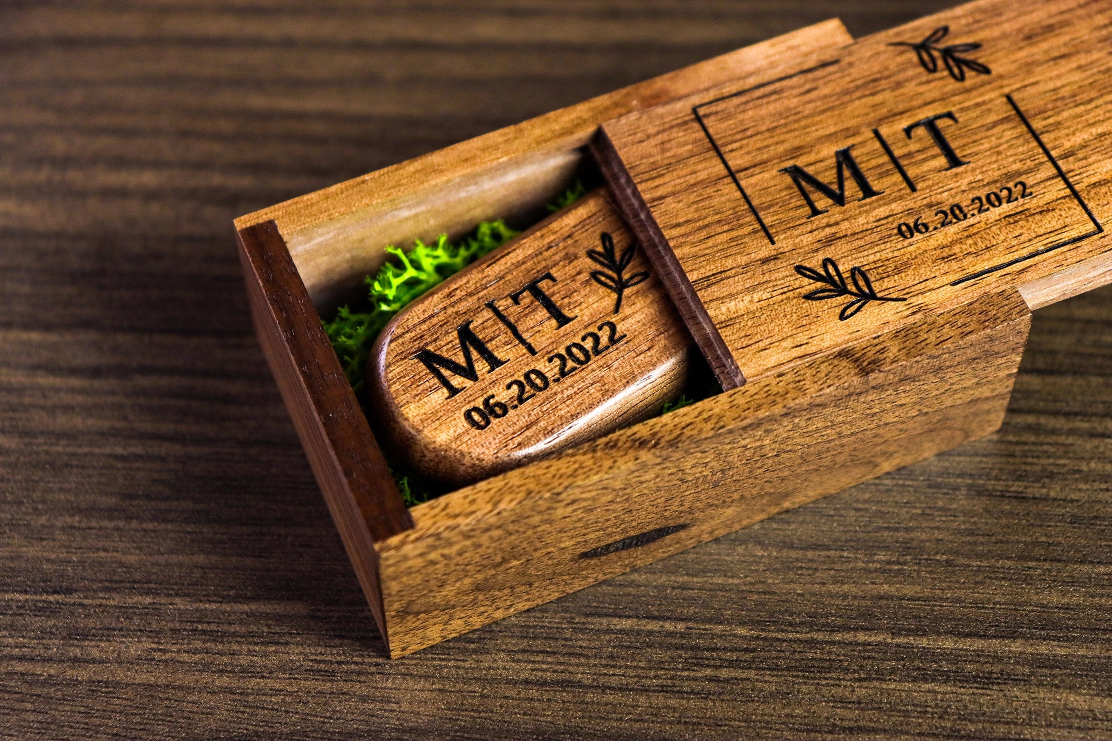 Oval Wood USB Flash Drive & Wooden USB Box Set - Custom Engraved USB ...