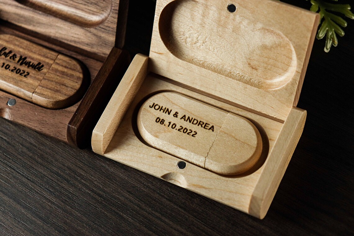 Oval Wood USB Flash Drive & Wooden USB Box Set - Custom Engraved USB ...