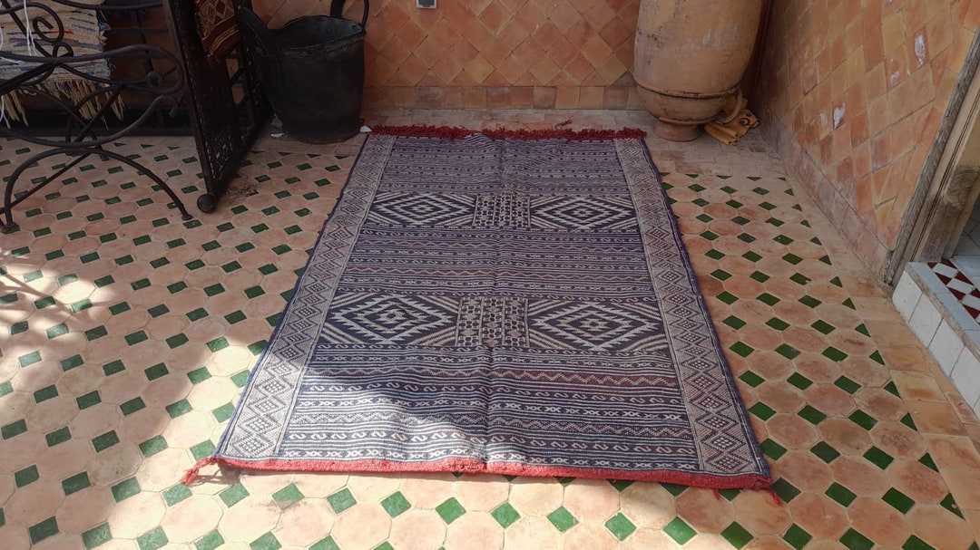 Moroccan Rug Tribal Kilim Middle Atlas Vintage Hanbel Berber Zayan ...