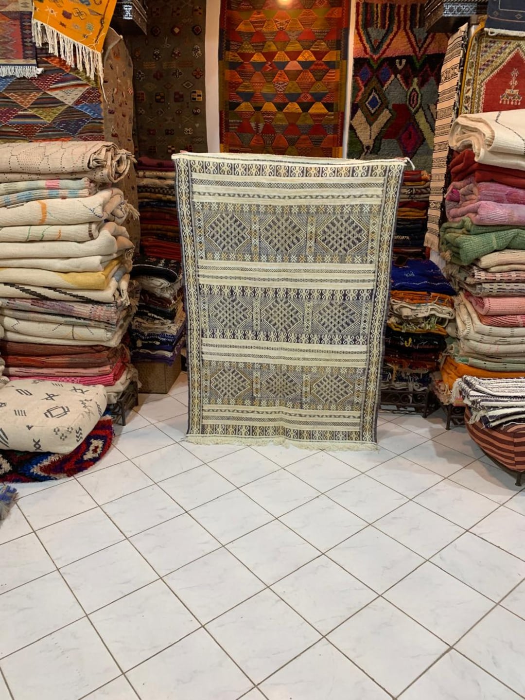 Handmade Moroccan Tiflet Kilim Wool Rug 192x154cm - Intricate Pattern ...