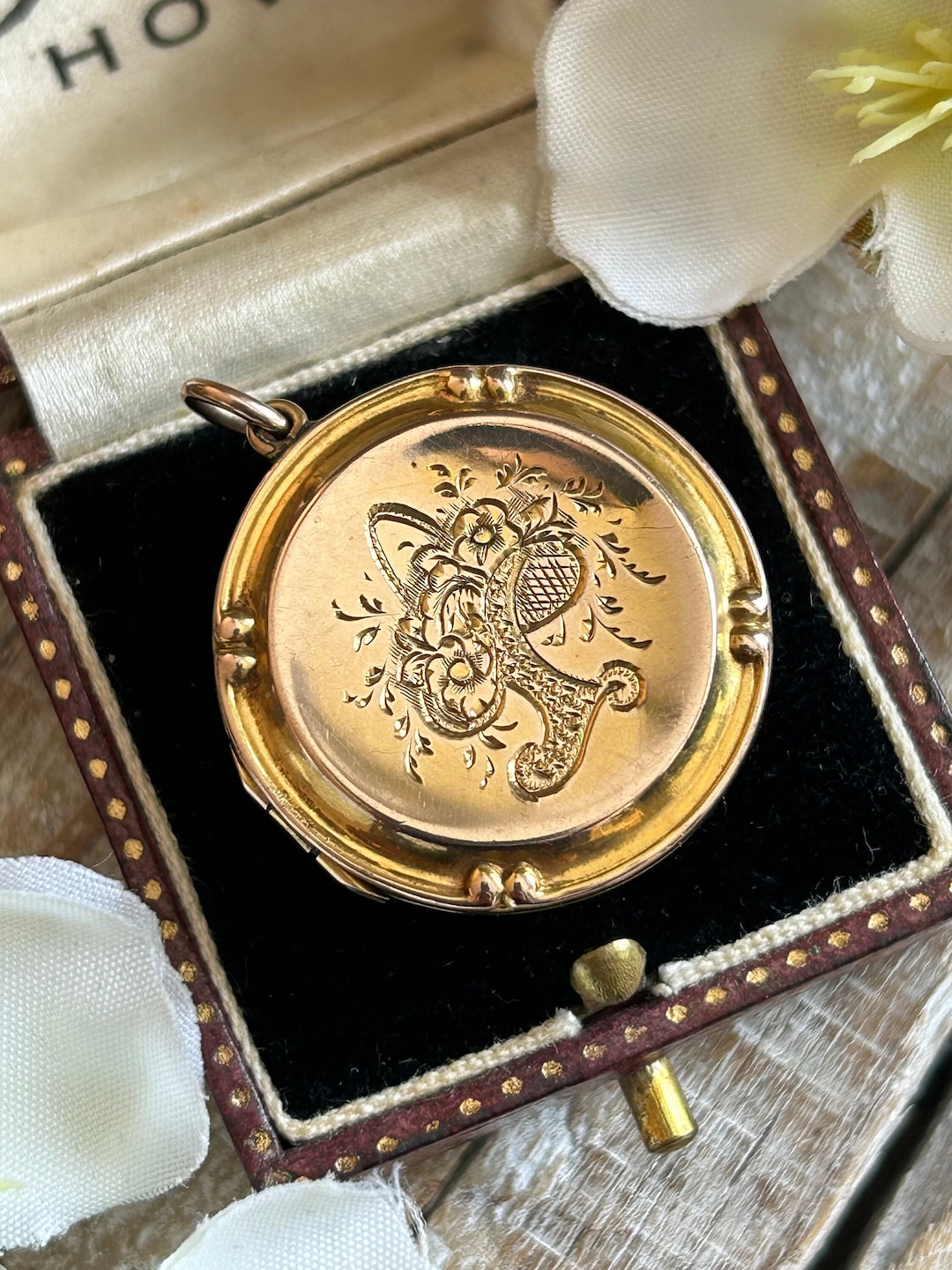 Antique Victorian Engraved Gold Locket Flowers and Bird, 9ct Gold Front ...