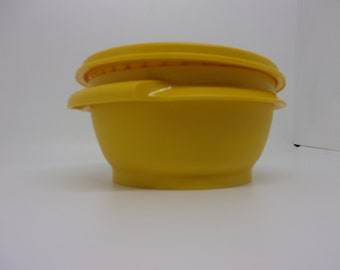 Vintage Tupperware Yellow Bowl Set 4 Bowls 2 Lids 1323 886 Discolored ...