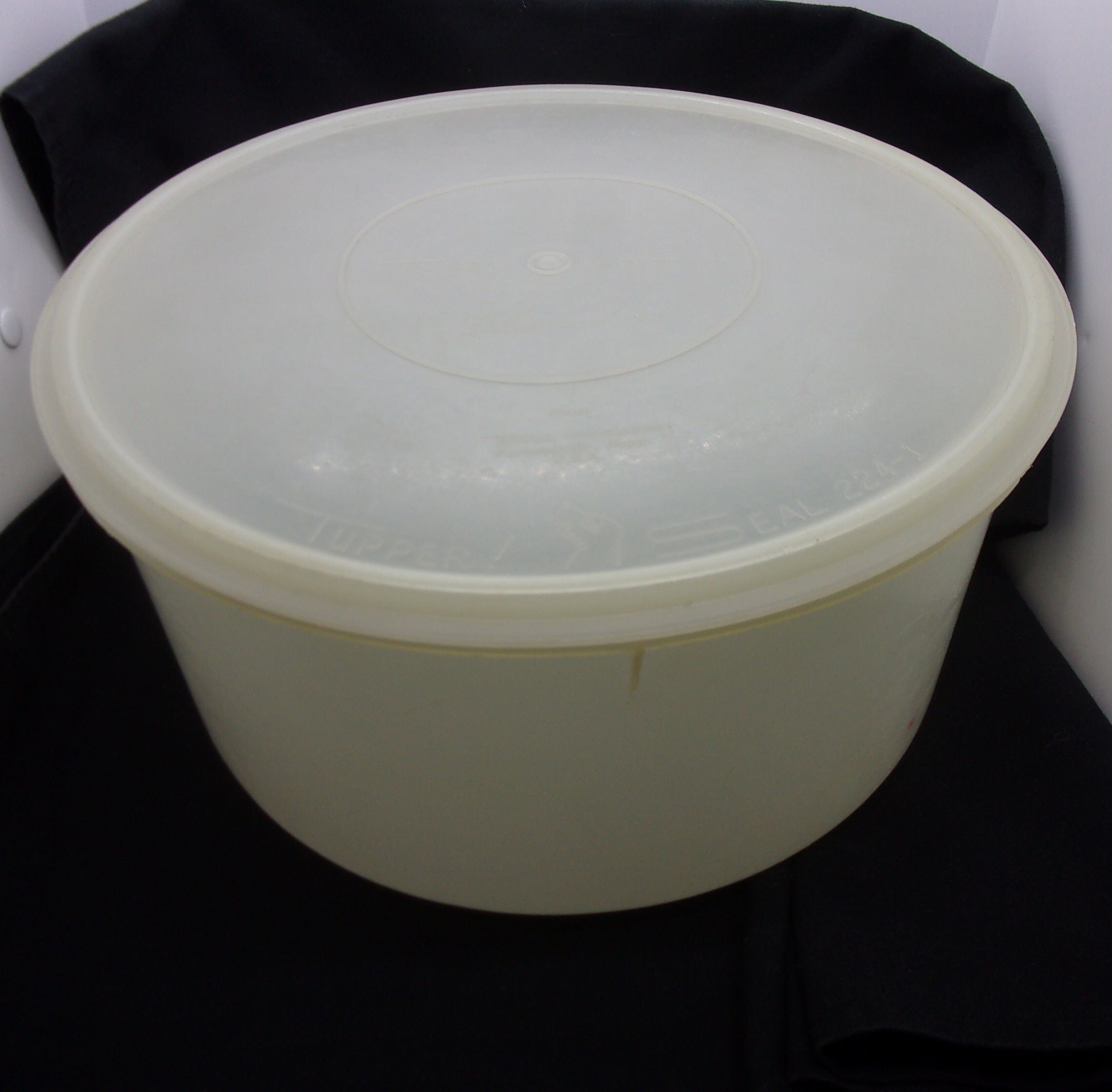 Kitchen Storage Home & Living Vintage Large White Tupperware Canister ...
