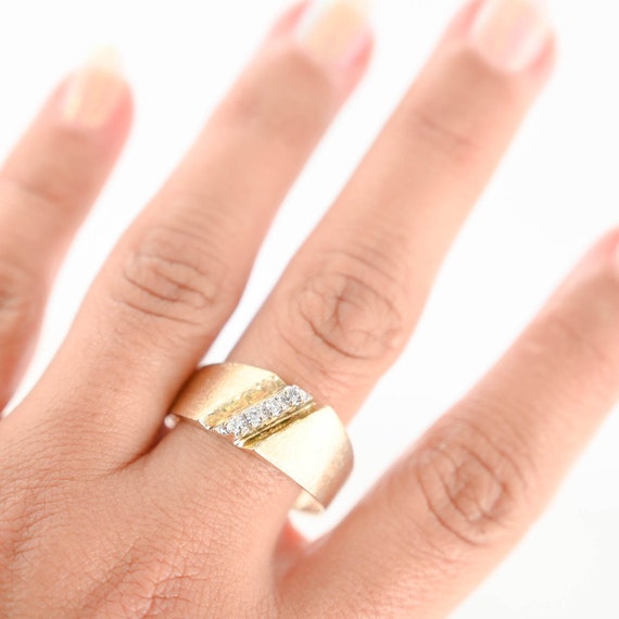 14K Yellow Gold Diamond Men's Vintage Brashed Band Ri… - Gem